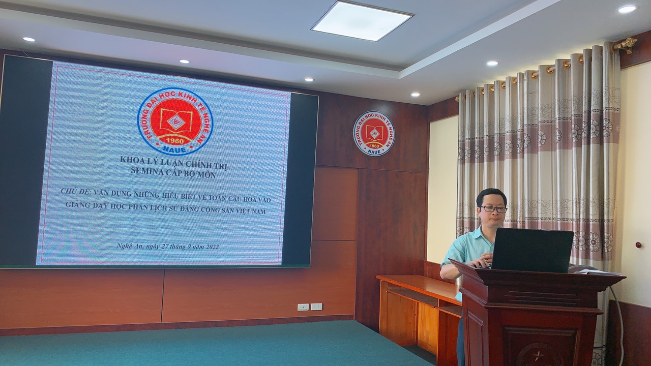 ThS. Hoàng Nam Hưng báo cáo nội dung SHHT